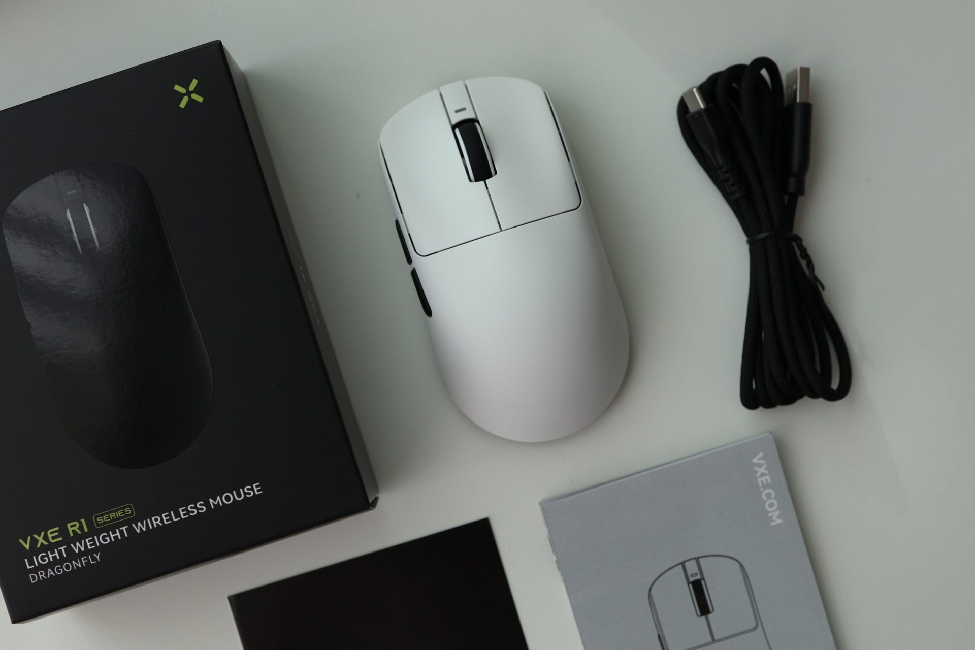 잠자리 마우스 VXE R1 SE+ 실사용 후기 - IT Review